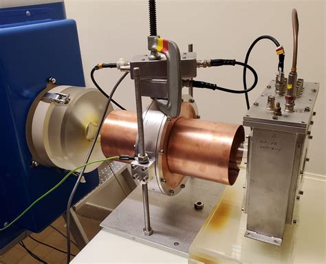Design Of A Beam Monitoring System For Ultra High Dose Rate Electron Radiotherapy Laboratoire