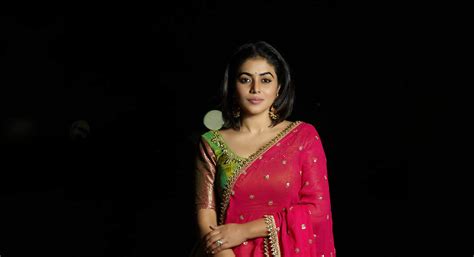 I Have Had To Build My Life Up Step By Step Shamna Kasim Malayalam