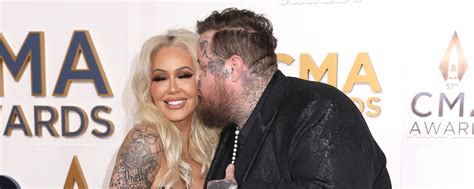 Bunnie Xo Drops Christmas Themed Rap Reveals Husband Jelly Roll Has No