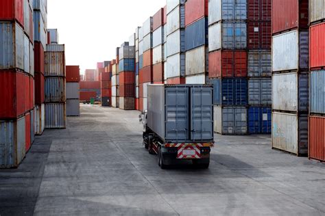 What Does Devanning Mean To You And Your Business