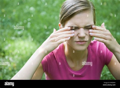 Itch Rubbing Hi Res Stock Photography And Images Alamy