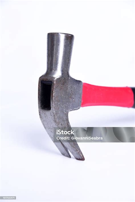주입된 플라스틱 손잡이가 있는 철 망치 건설 도구 망치질 못 못 목공 및 건설 0명에 대한 스톡 사진 및 기타 이미지 0명 가정 생활 갈고리 발톱 Istock
