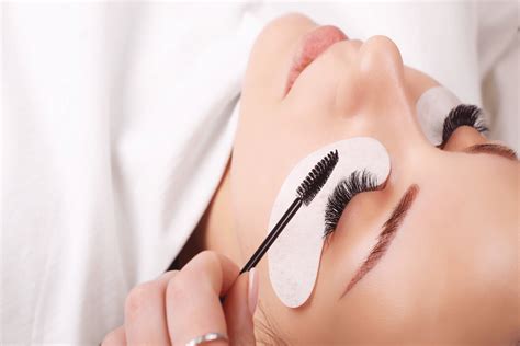 How To Apply Eyelash Extensions In Simple Steps Wnkrs Blog