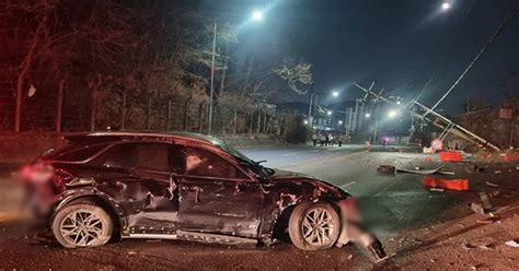 음주운전 차량과 부딪힌 Suv 전봇대 들이받아운전자 다쳐