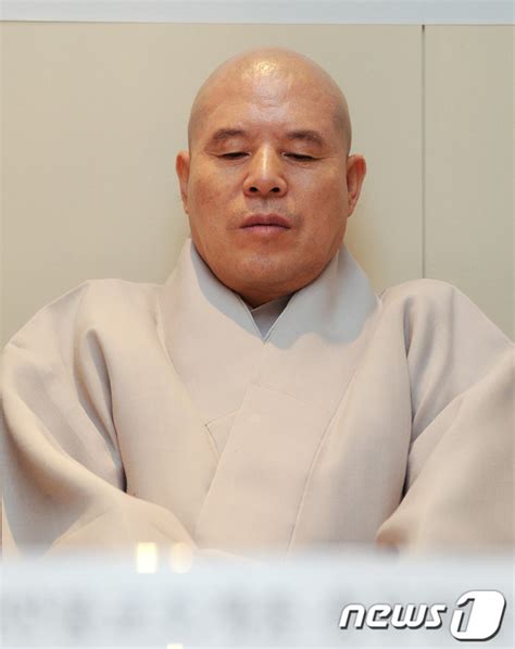 어두운 표정의 자승스님 뉴스1