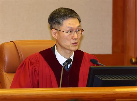 문형배 헌법재판소장 권한대행이 14일 서울 종로구 헌법 오마이포토