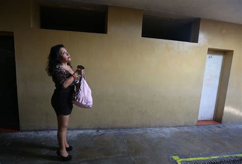 Prostituta Busca Llegar Al Parlamento Peruano