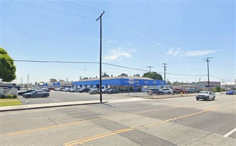 12200 Woodruff Ave Downey Ca 90241 5608 Apn 6283 018 025
