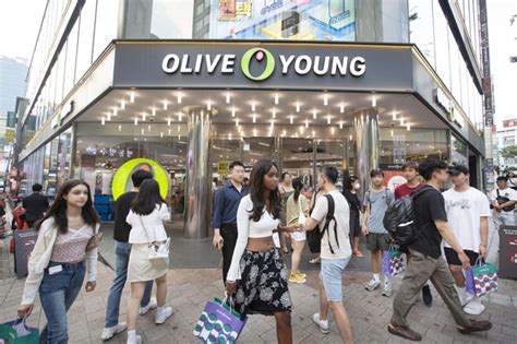 Cj Olive Youngs Revenue Surpasses Amorepacific Lg Handh For First Time