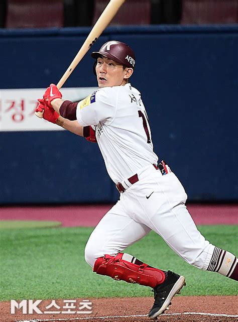 서건창 `찬스 만드는 선두 타자 안타` Mk포토 Mk스포츠