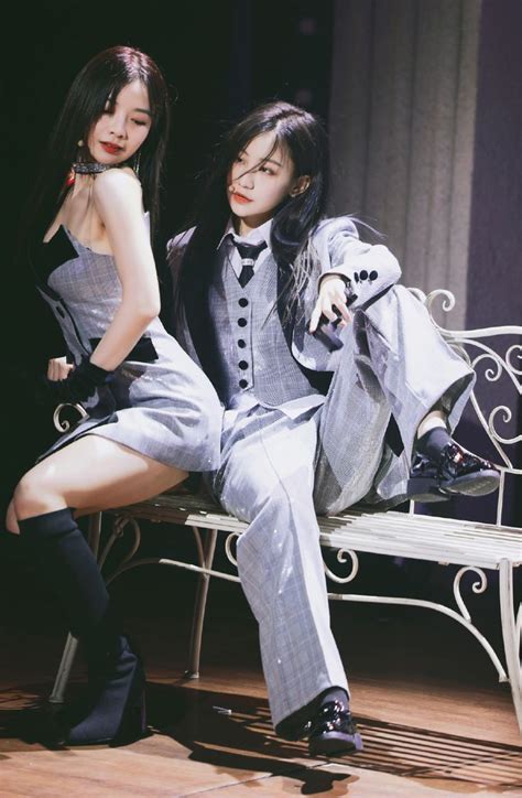 Pin By Akina On Snh Couple Poses Reference Cute Lesbian Couples Girls In Love