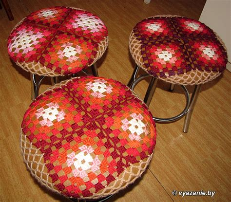 Вязаные чехлы на табуретки