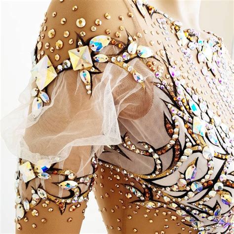 Пин на доске Костюмы для выступлений