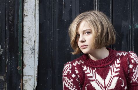 Chloe Grace Moretz Glance Face Dark Blonde Hair Sweater Hairstyle