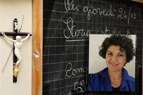 La Maestra Di Oristano Non è Stata Sospesa Per Lave Maria Ma Per