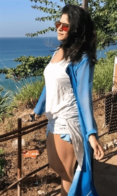 Anshul Chauhan Old Rthighzone