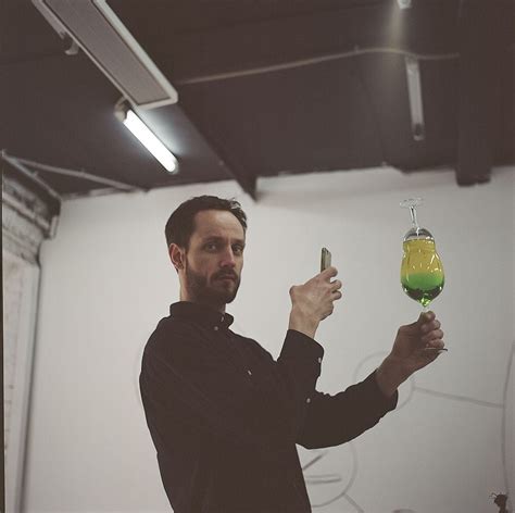 Портрет художника в юности Юра Шуст