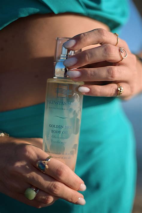 How To Use A Dry Body Oil At Santos Long Blog