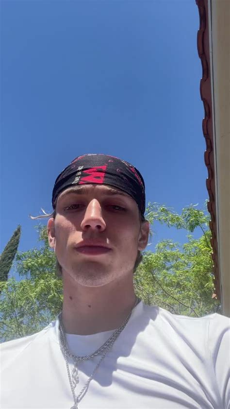 Tiktok · Vinnie Aesthetic Guys Ariana Grande Photoshoot Hacker