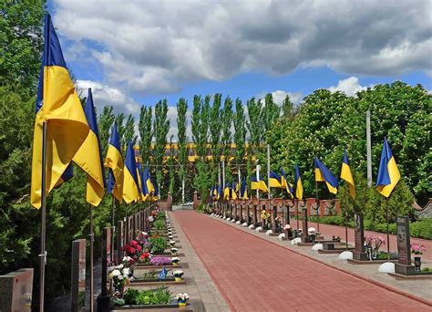 У Кропивницькому реконструюють місця почесних поховань що планують зробити Гречка Новини