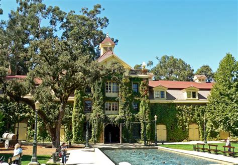 10 Must Visit Napa Valley Wineries