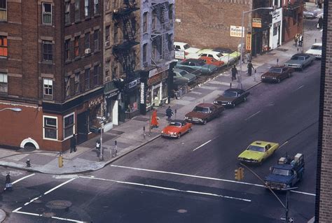 50 Amazing Color Photographs Capture Street Scenes Of New York City In