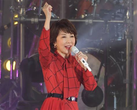 伊藤蘭、娘・趣里の結婚を祝福！親子の2ショット写真を添えて ｜best Times（ベストタイムズ）