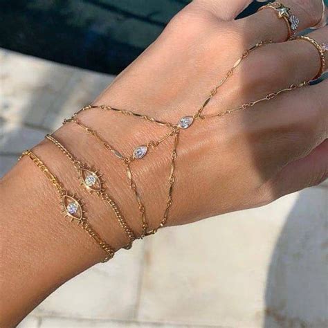 مدل تمیمه زنانه؛ زیورآلاتی شیک برای تکمیل استایل شما