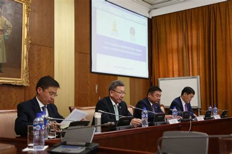 “Гэр бүлийн хүчирхийлэлтэй тэмцэх тухай хуулийн төслийн хэлэлцүүлэг” зохион байгуулагдаж байна