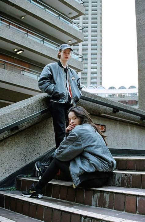 фотосессия в студии позы для девушек студийная съемка индивидуальная фотосессия модельное