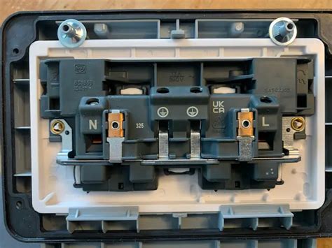 Two Earths In External Double Socket Diynot Forums