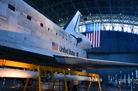 Space Shuttle Discovery At James S Mcdonnell Space Hangar At Steven F Udvar Hazy Center