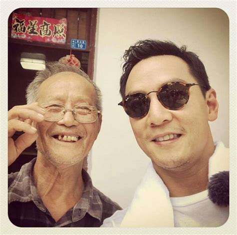 吴彦祖罕见晒自拍！迷之角度和背后纹身亮了手机凤凰网