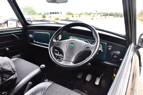 Motoringfile Review The Classic Mini Motoringfile