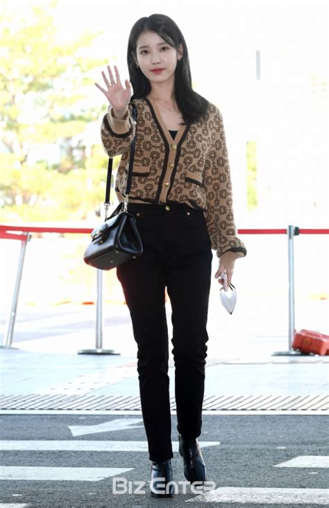 [비즈 포토] 아이유 지금 밀라노로 떠나유