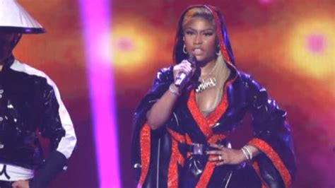 Nicki Minaj Handles Wardrobe Malfunction Like A Queen