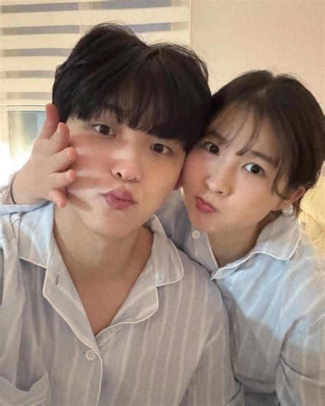 리욱커플 ️ 여행•맛집•커플룩 비바비디오와 함께하는 발렌타인 데이 특별 이벤트…🍫 참여상품은 무려 20명 상당에게 Ipad Iphone Apple Pencil 등