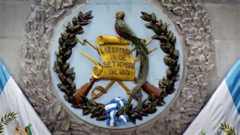 Símbolos Patrios De Guatemala El Significado Del Azul Y Blanco