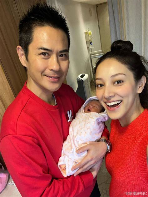 54岁郑嘉颖被传婚变，小21岁妻子否认陈凯琳工作代表作