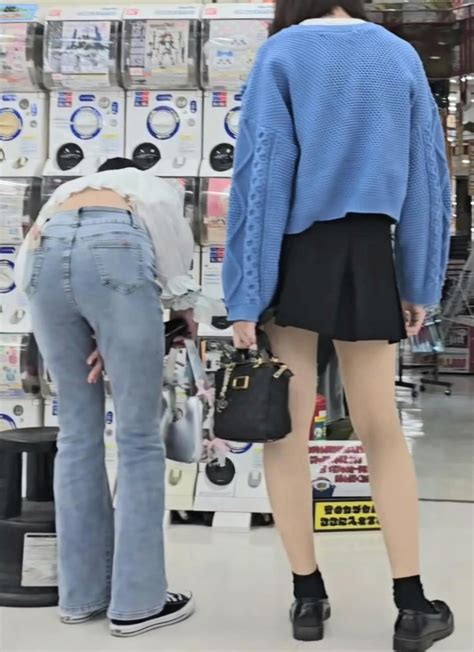 Megaドンキパンチラでミニスカ見せパンの女子を後ろからハミパン盗撮 みんくちゃんねる