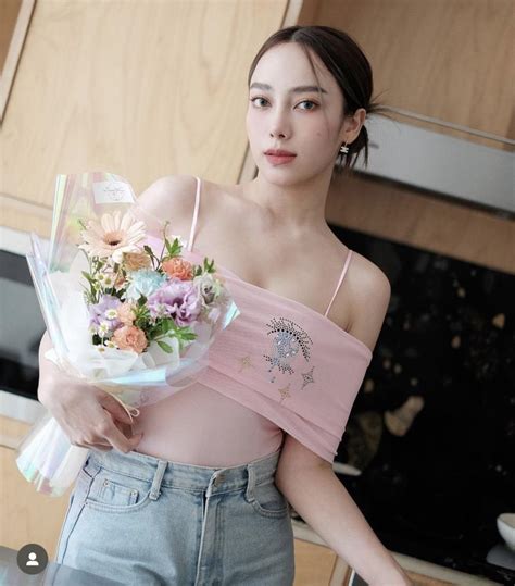 “เปรี้ยว ทัศนียา” เปิดโหมดอวดหุ่นแซ่บสวยสับรับซัมเมอร์ พาชาวเน็ตใจระทวยทั้งไอจี