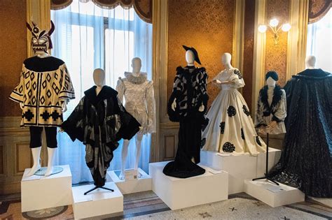 Cómo Es “colección Tesoro” La Muestra De Vestuario Teatral Argentino