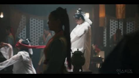 [고려거란전쟁] 심상치 않은 목종의 첫등장씬 인스티즈 Instiz 이슈 카테고리