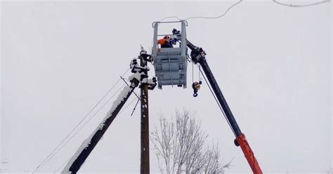 На Могилевщине из за обильного снегопада более 100 населенных пунктов оставались без света