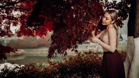 Street Style Approved Must Haves Unveiling The Pleated Skirt Renaissance