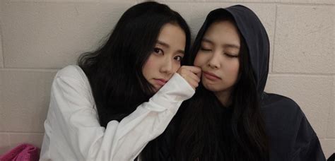 Blackpinks Jisoo And Jennie Give Us Bff Vibes In Their Latest Photos