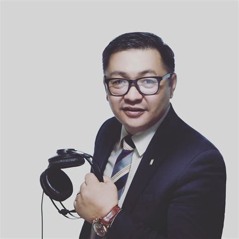 Дэлхийн олон орноор аялсан солонгосын аялагч юүтүүбэр залуу манай улсаар дамжаад ОХУ явж байх