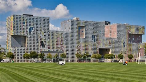 Anti Modernist Architecture Group Declares Simmons Hall Americas Ugliest Building