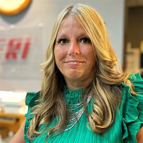 Lisa Holcomb Goes West As New Electronics Research Manager Radio Ink