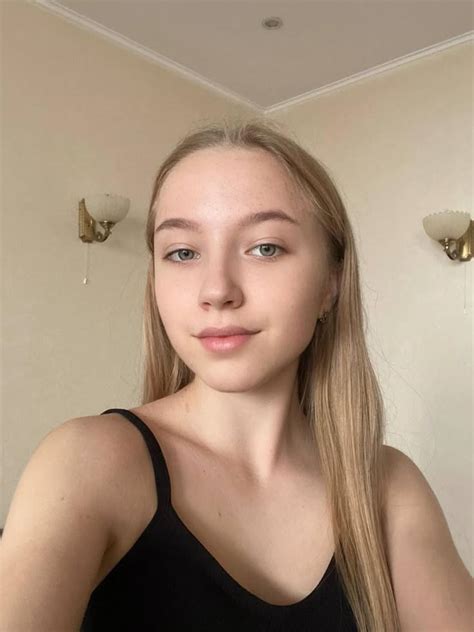 красивая блондинка со светлыми волосами девочка подросток эстетика Блондинка Худощавые тела